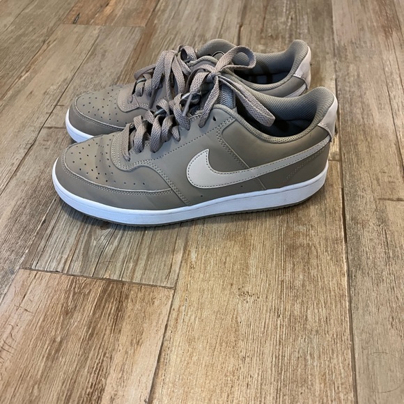 Nike | Shoes | Nike Gray Sneakers With White Accents | Poshmark